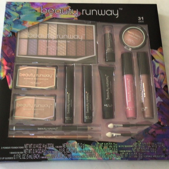 Beauty Runway | Makeup | Brand New Beauty Runway 3piece Makeup Set ...